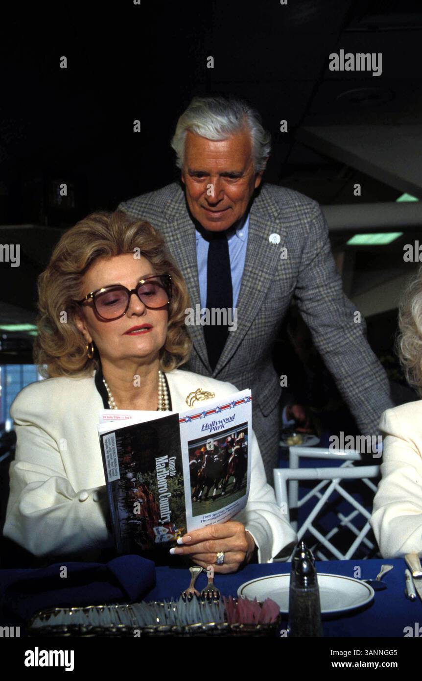 Mar. 30, 2007 - JOHNFORSYTHERETRO.JOHN FORSYTHE AND WIFE JULIE PICKING ...