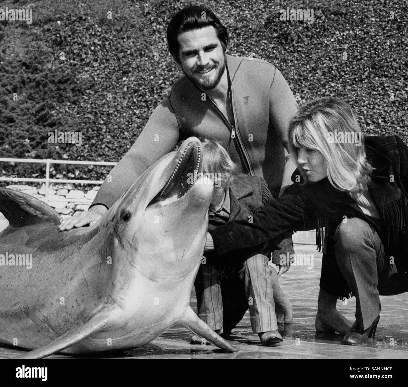 Aug. 14, 2007 - JAMES BROLIN WITH WIFE JANE CAMERON AND SON JOSH BROLIN ...