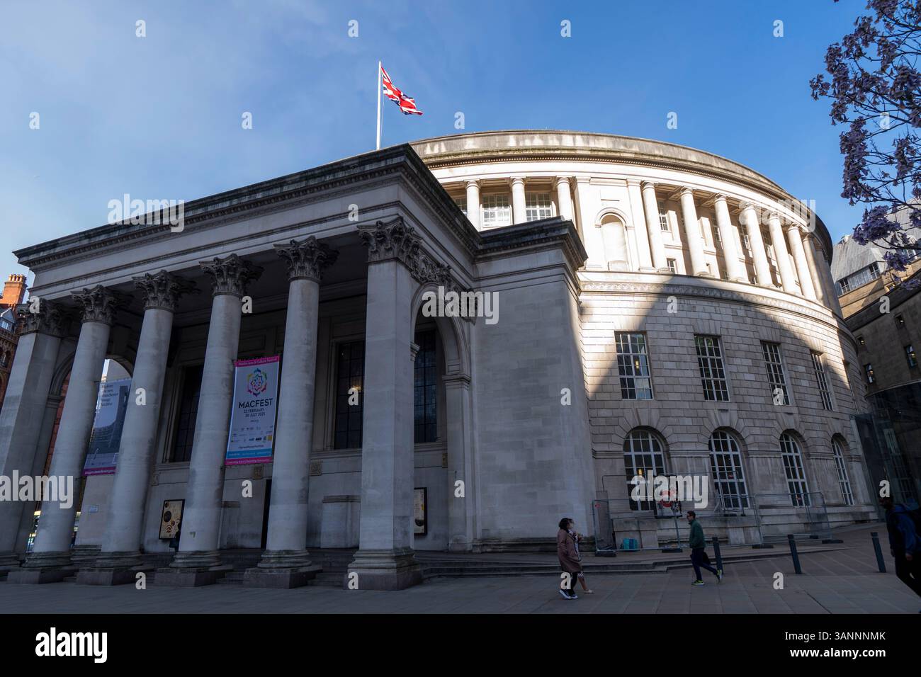 Image of the central library building in Manchester UK Stock Photo - Alamy