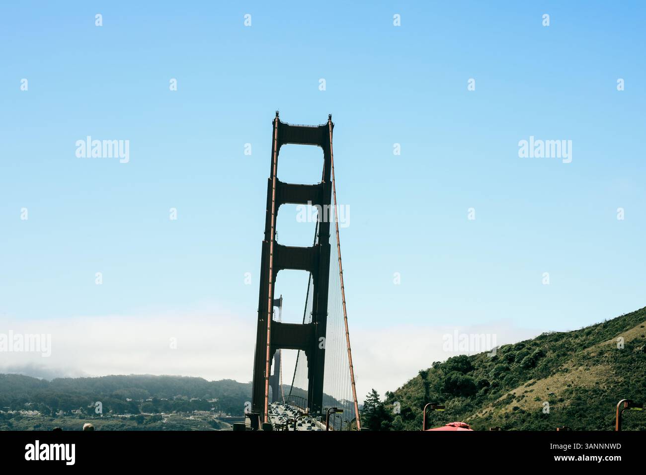 The iconic famous Golden Gate bridge over san francisco bay and Pacific ...