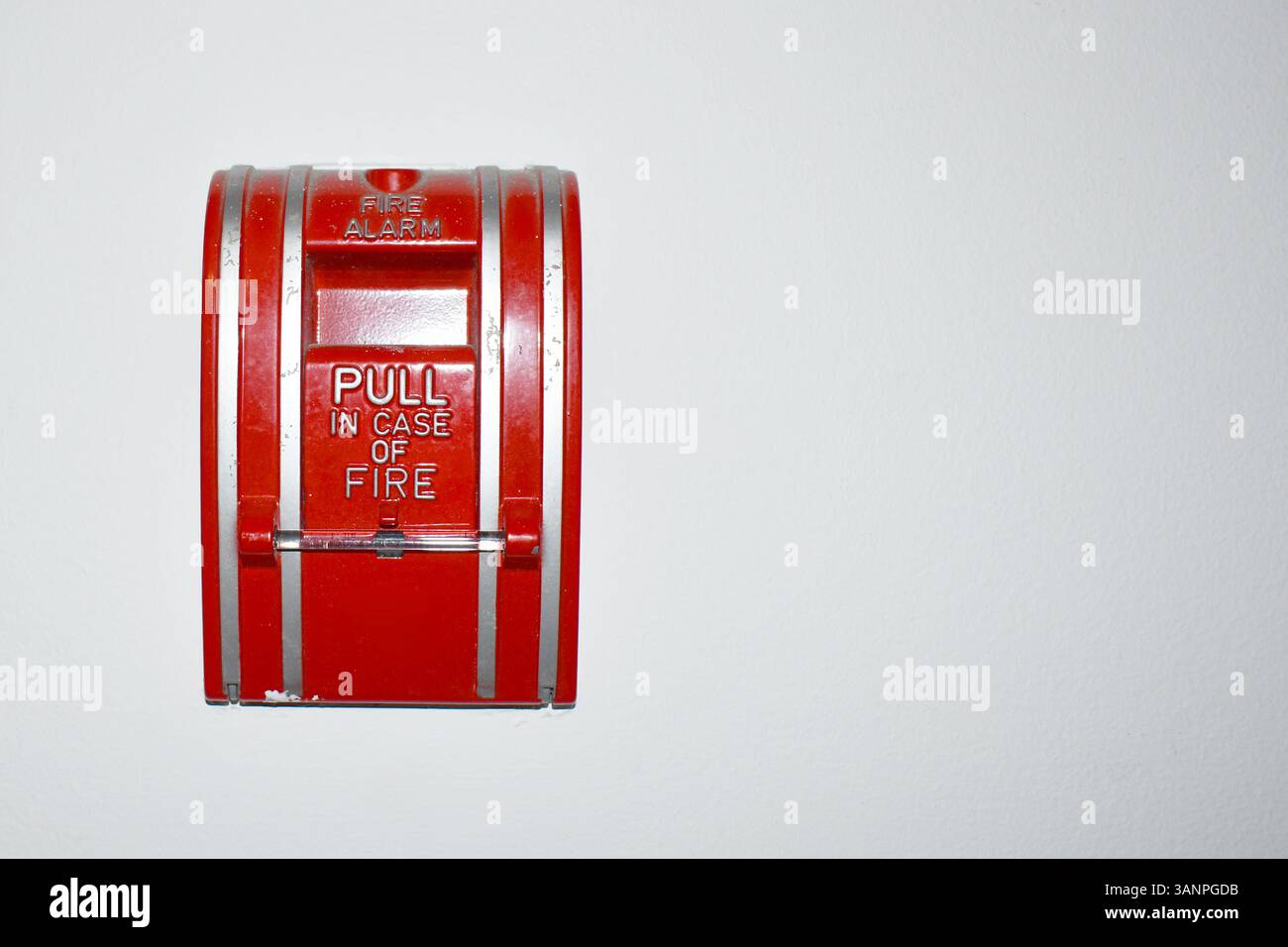Fire alarm, red fire safety system on a white wall Stock Photo - Alamy
