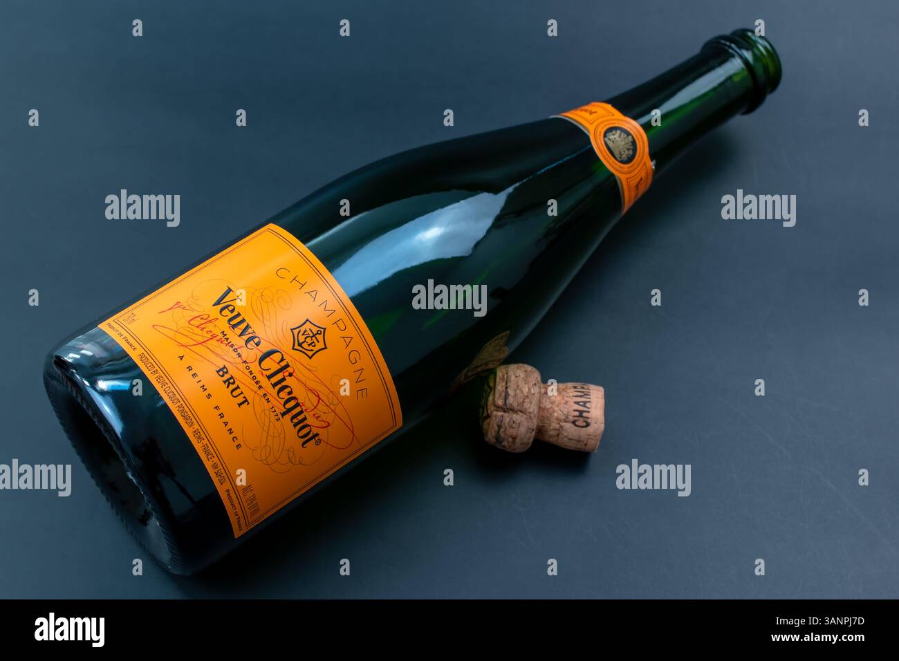 Veuve Clicquot champagne top view with cork Stock Photo - Alamy