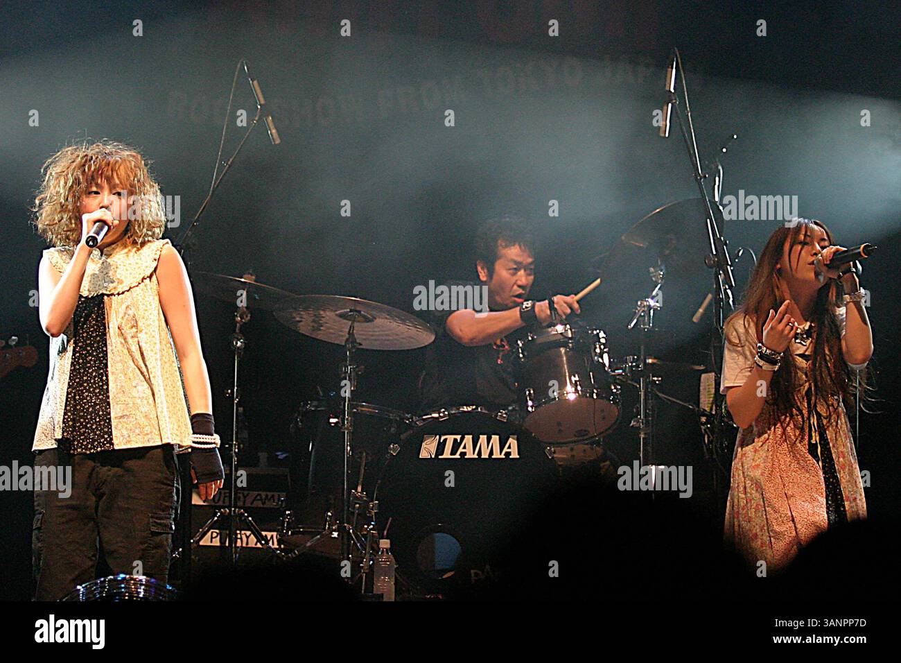 Apr. 29, 2005 - K42963JR.PUFFY AMIYUMI CONCERT AT THE WILTERNLG, LOS ...