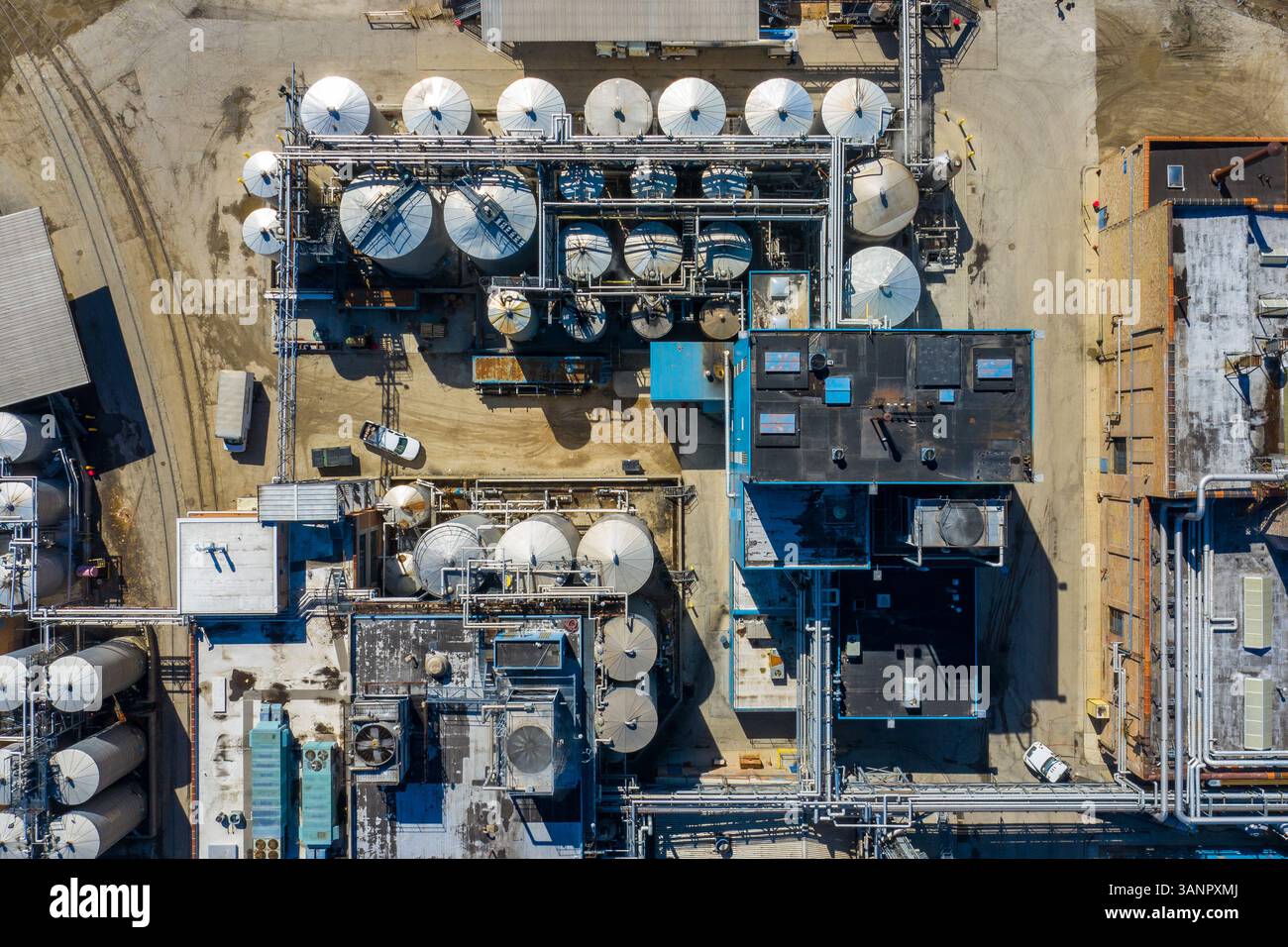 Aerial view of a petrol chemical processing plant and storage facilities Stock Photo - Alamy