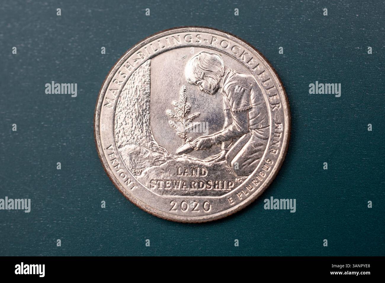 top view of united states 25 cent coin silver metal Stock Photo - Alamy