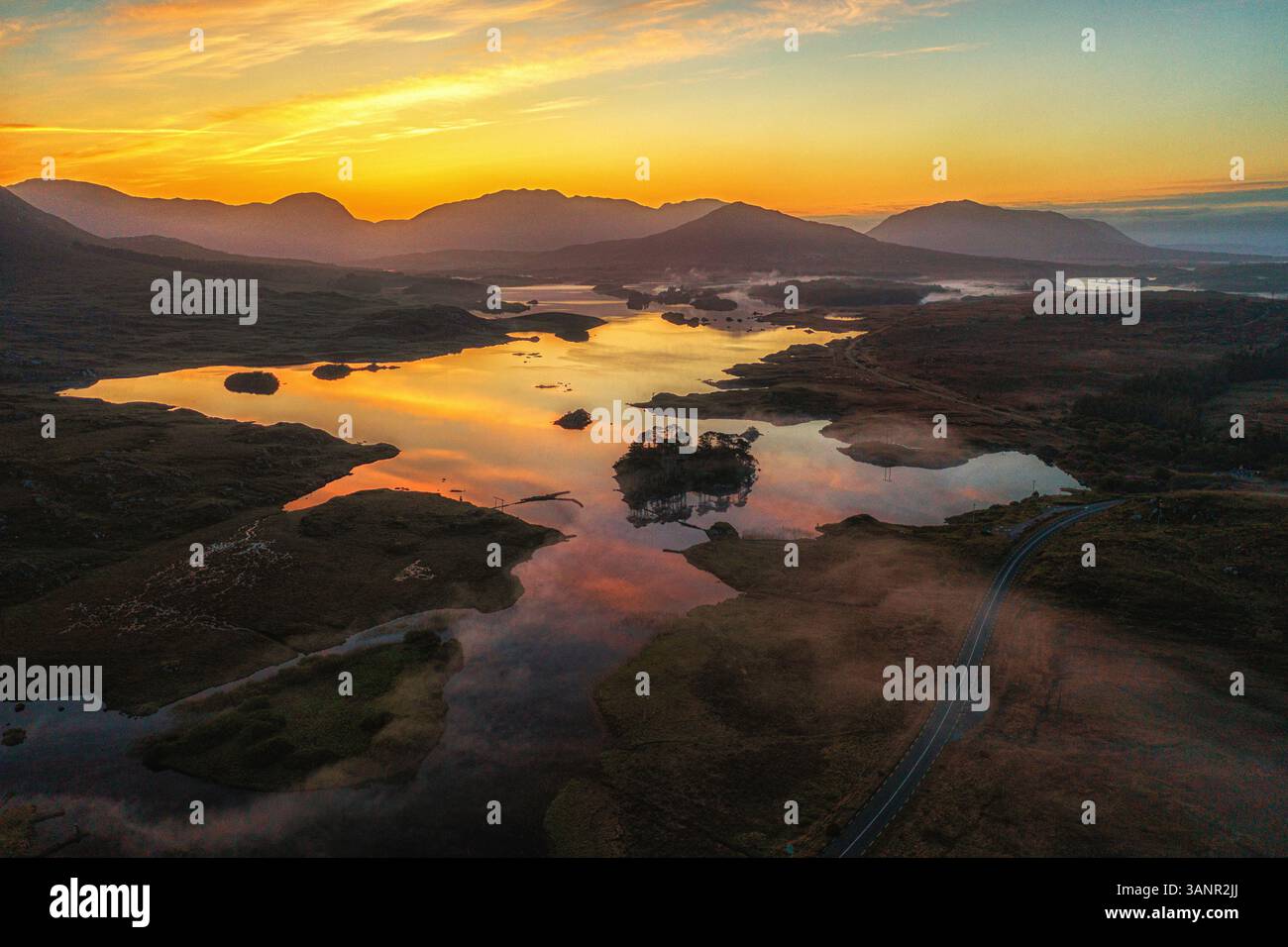 Derrryclaire lough hi-res stock photography and images - Alamy