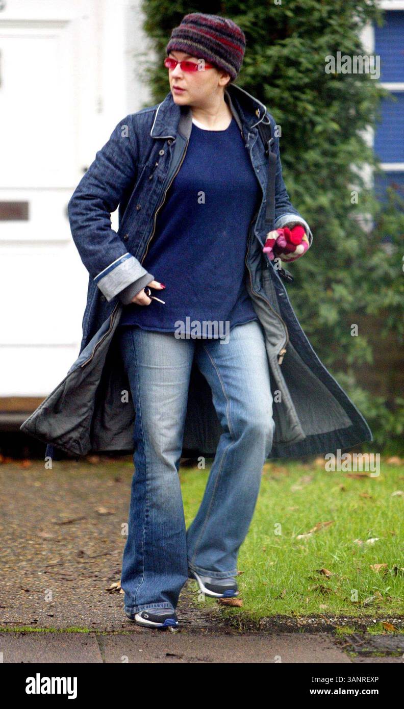 Jan. 5, 2004 - Great Britain - ***EXCLUSIVE***.000500.JULIA SAWALHA ...