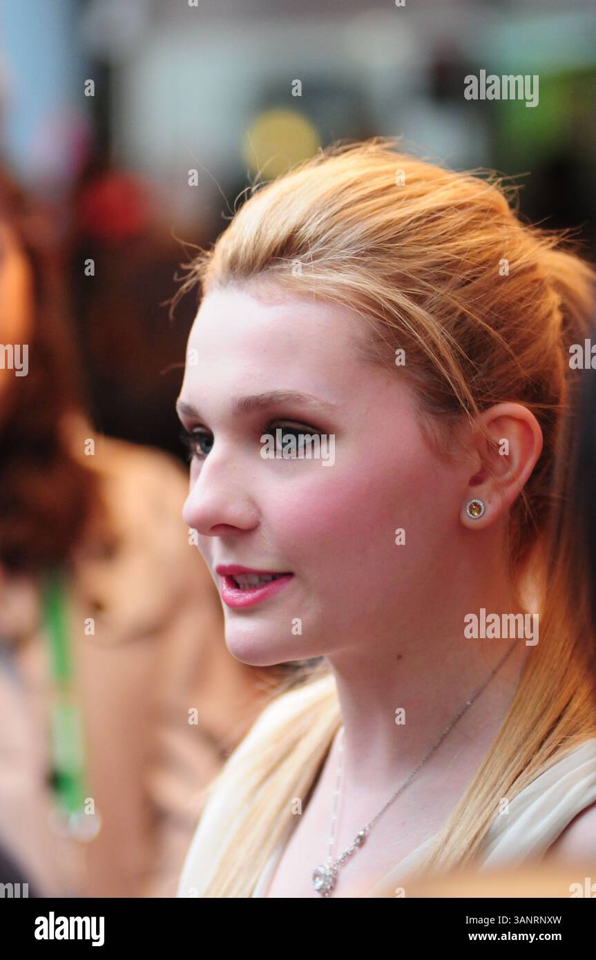 April 30, 2011 - New York, New York, U.S. - abigail breslin,..arrivals ...