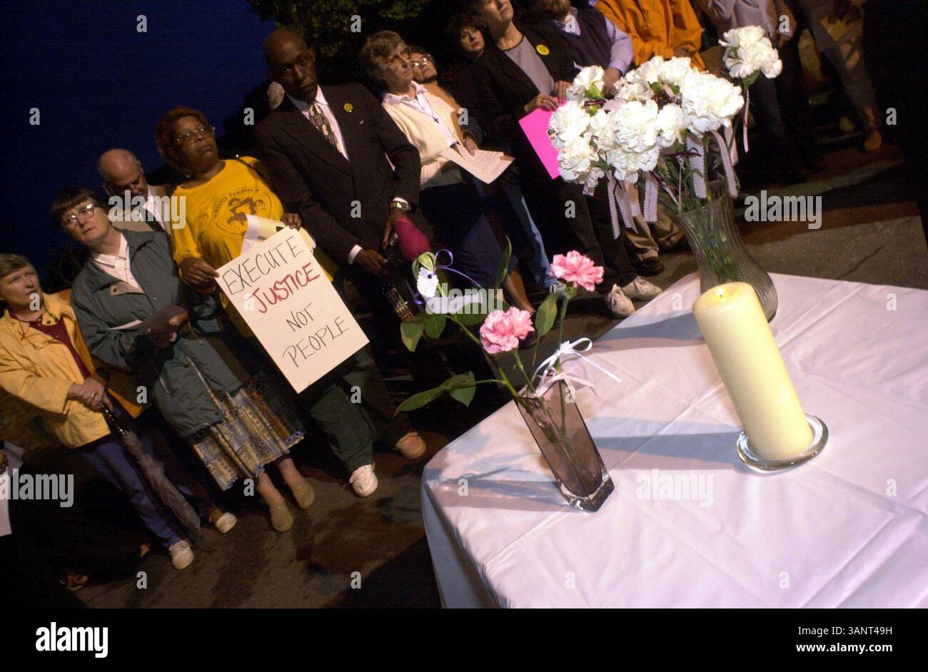 May 02, 2000; Little Rock, Arkansas, USA; A group of death penalty ...