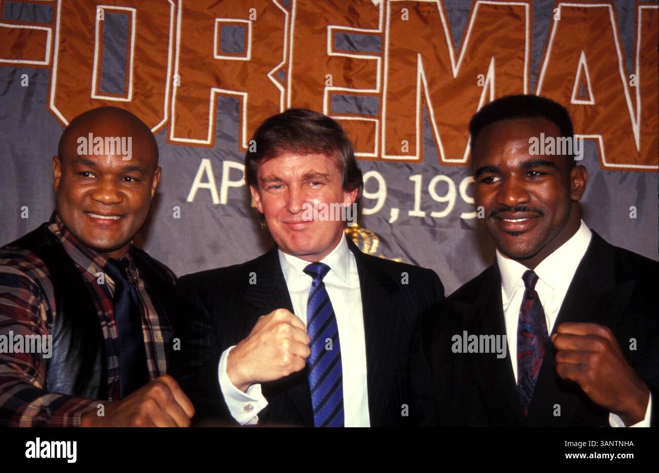 Evander holyfield 1990 hi-res stock photography and images - Alamy