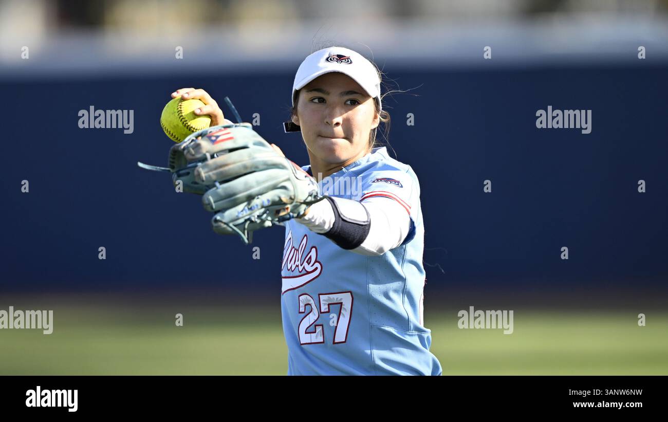Florida Atlantic's Bella Foran during an NCAA baseball game on Friday ...