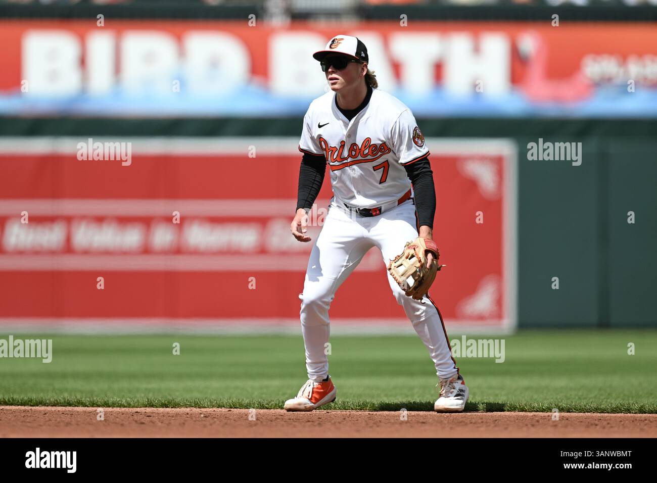 Baltimore Orioles second baseman Jackson Holliday (7) gets in position ...