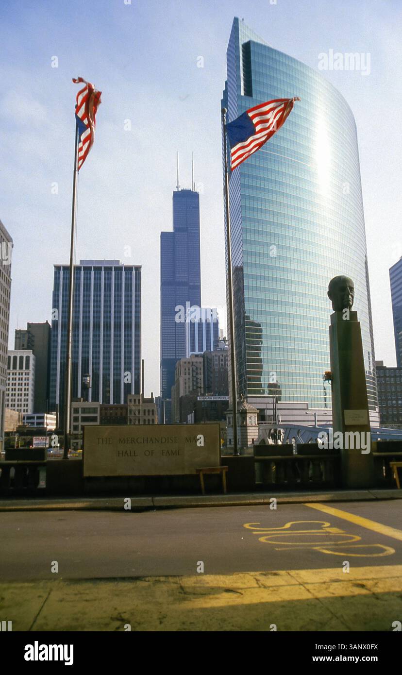 Chicago River...in 1984. 333 Wacker Drive seen from Merchandise Mart ...