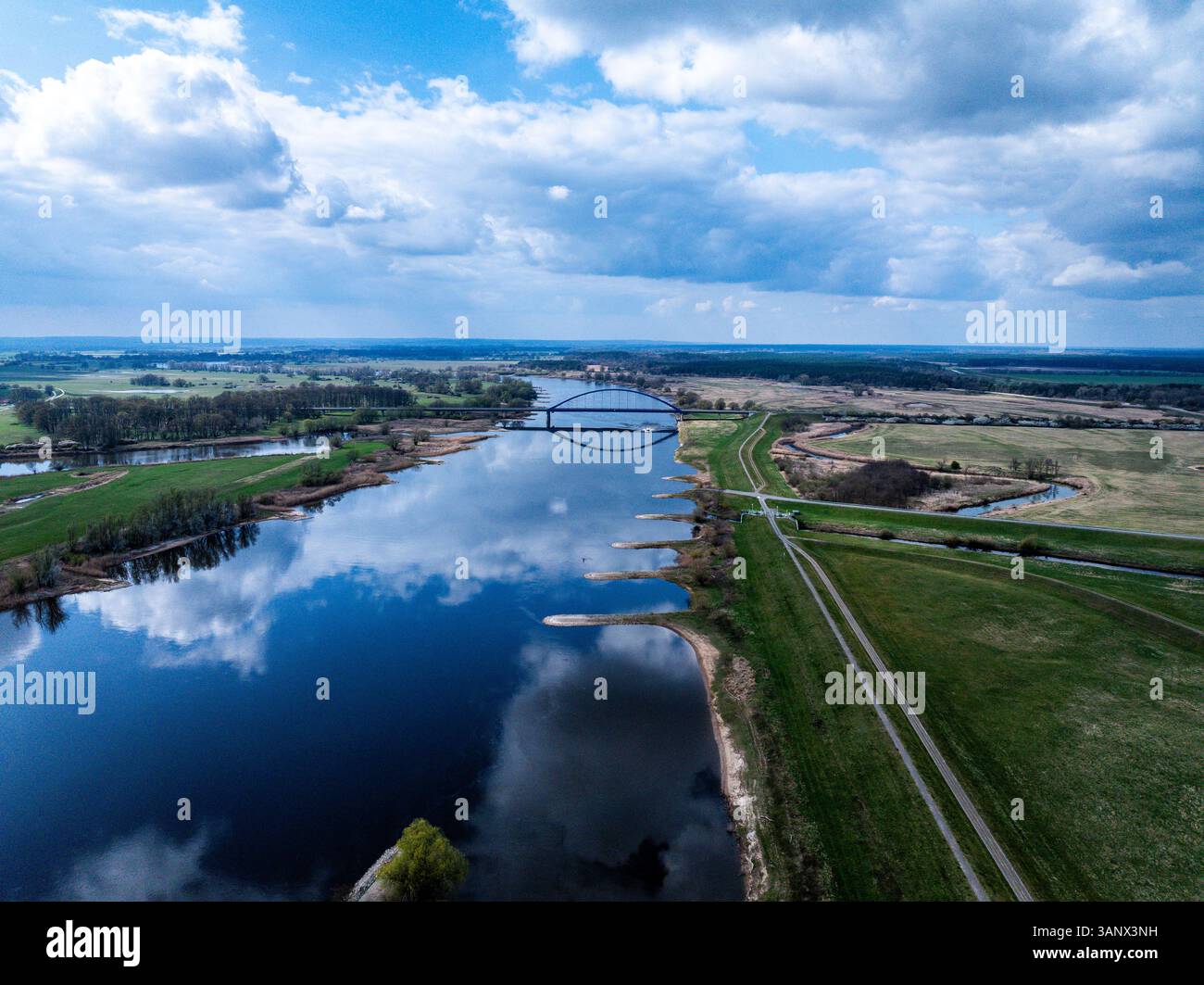 08 April 2025, Mecklenburg-Western Pomerania, Dömitz: A motorboat ...