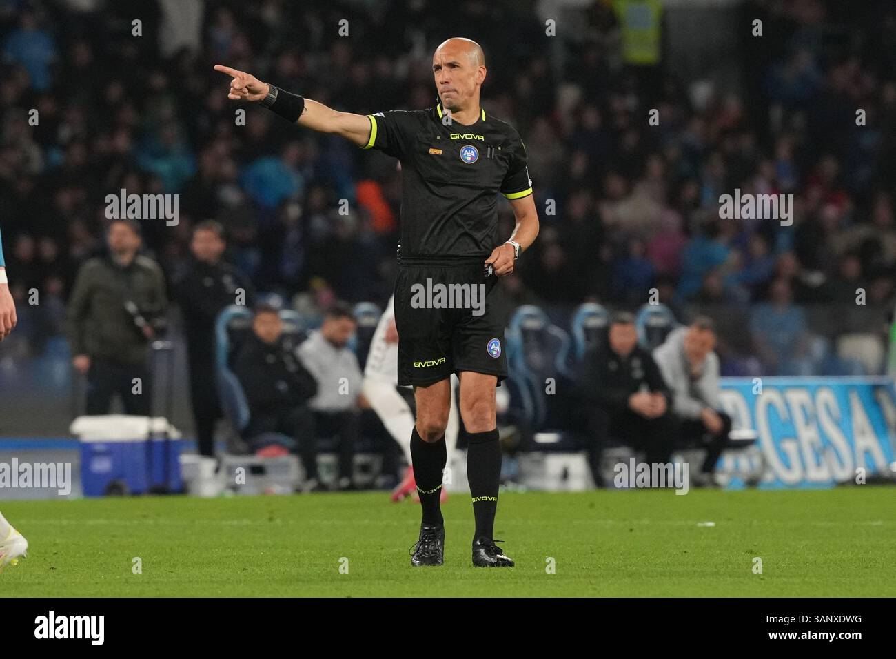 Naples, Italy. 14 Apr, 2025. Referee Michael Fabbri during the Serie A ...
