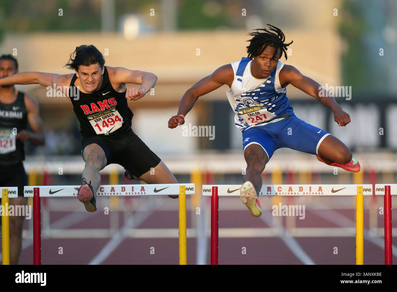 DeVonte Taylor, II (247) of Bellaire Episcopal defeats Spencer Van ...