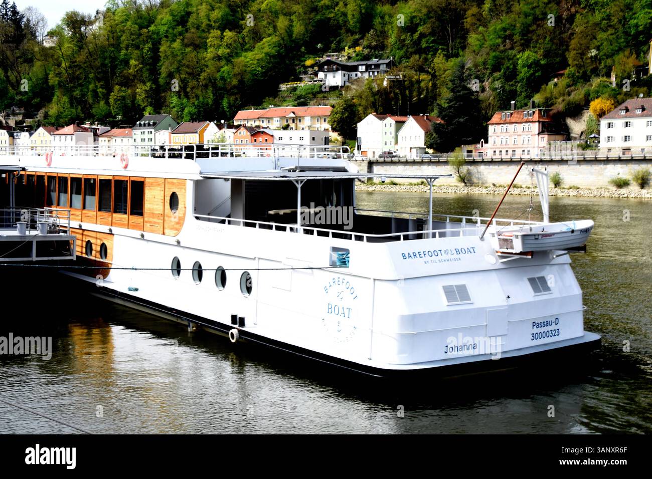 Passau 15.04.2025 Donau Fluss Schiffe Passau *** Passau 15 04 2025 ...