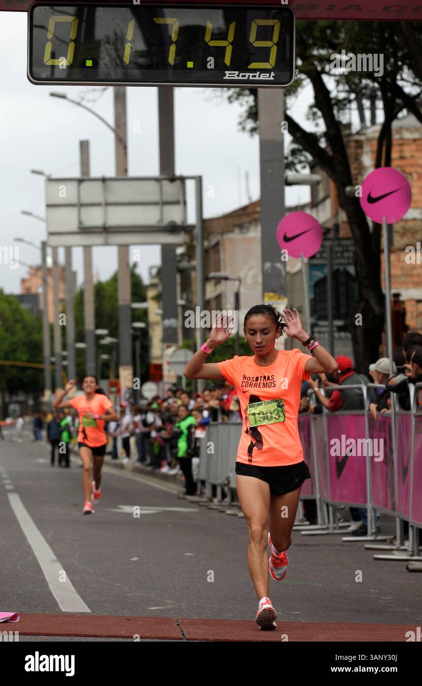 Carrera de atletismo hi-res stock photography and images - Alamy