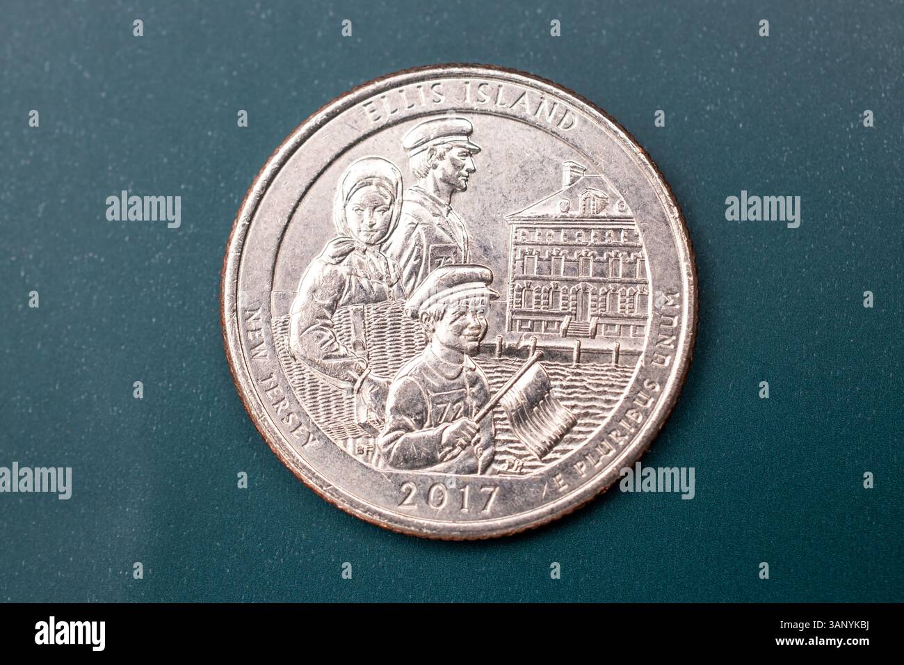 silver quarter coin from usa used in cash transactions Stock Photo - Alamy
