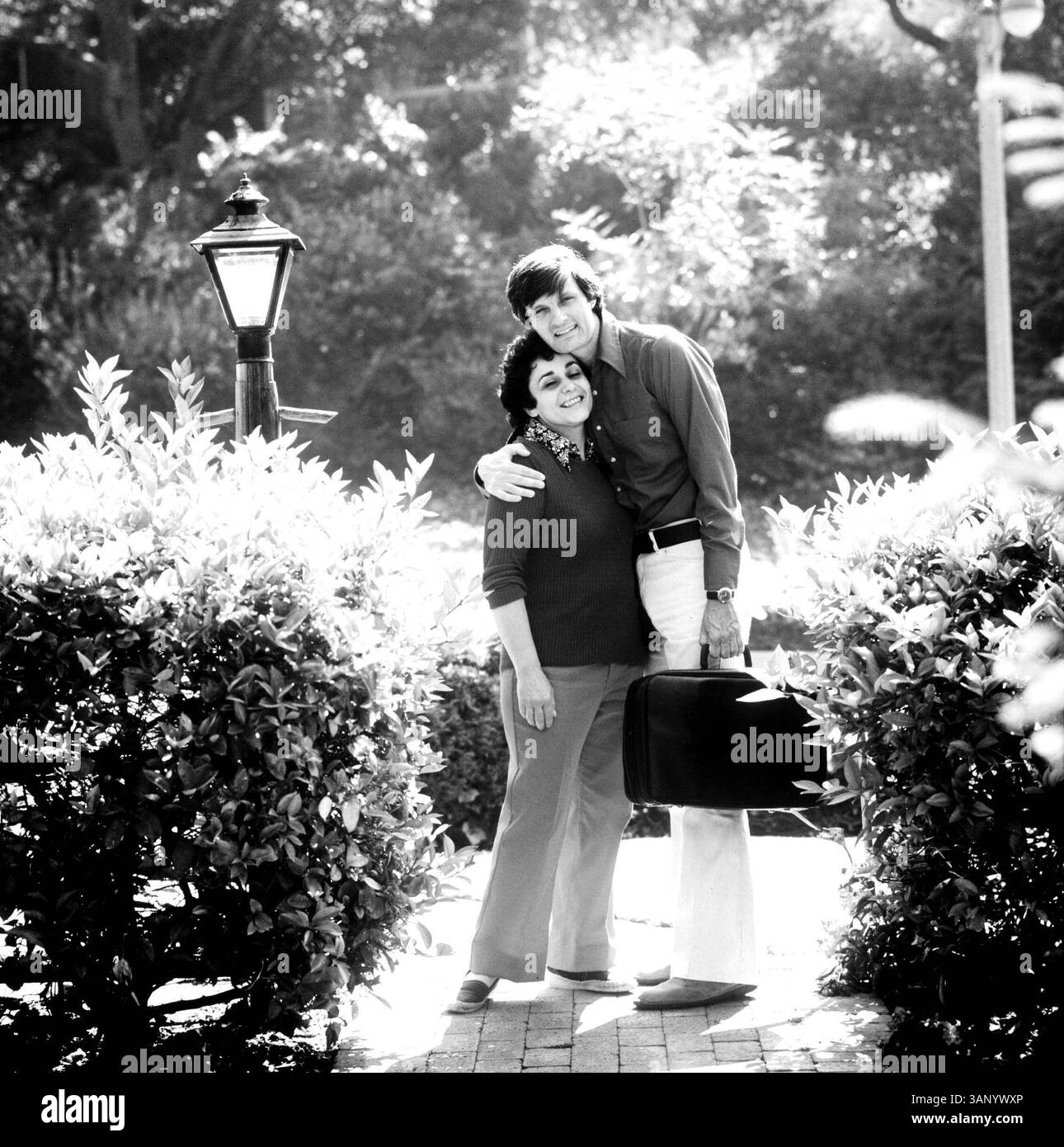 Feb. 15, 2005 - ALAN ALDA AND HIS WIFE ARLENE.SUPPLIED BY (Credit Image ...