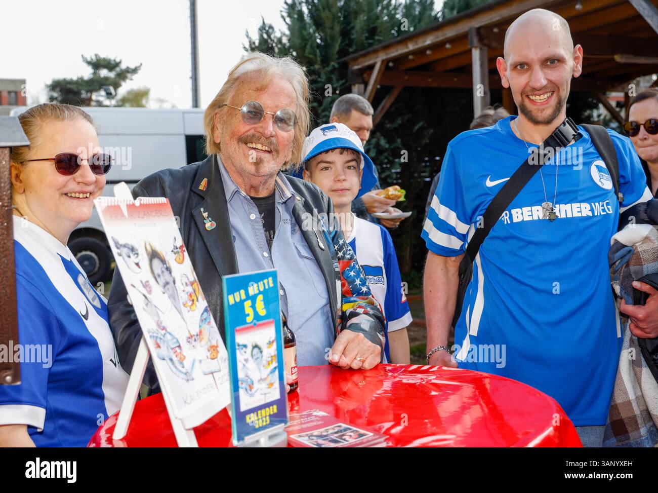 Frank Zander, Zanders Backfisch am Imbiss zum Würfel, Berlin, 14.04. ...