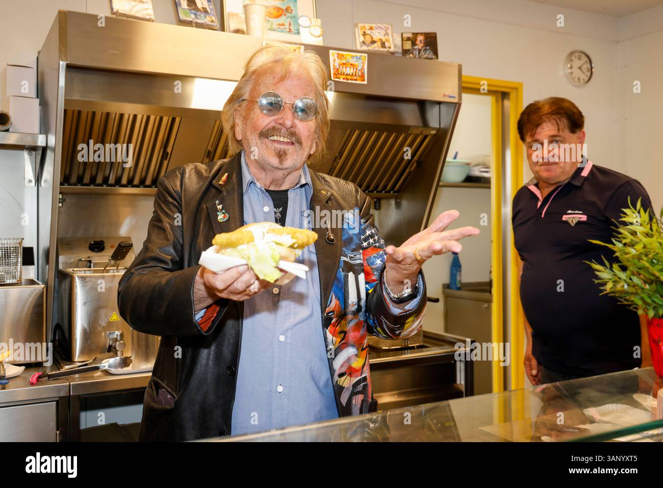 Frank Zander, Zanders Backfisch am Imbiss zum Würfel, Berlin, 14.04. ...