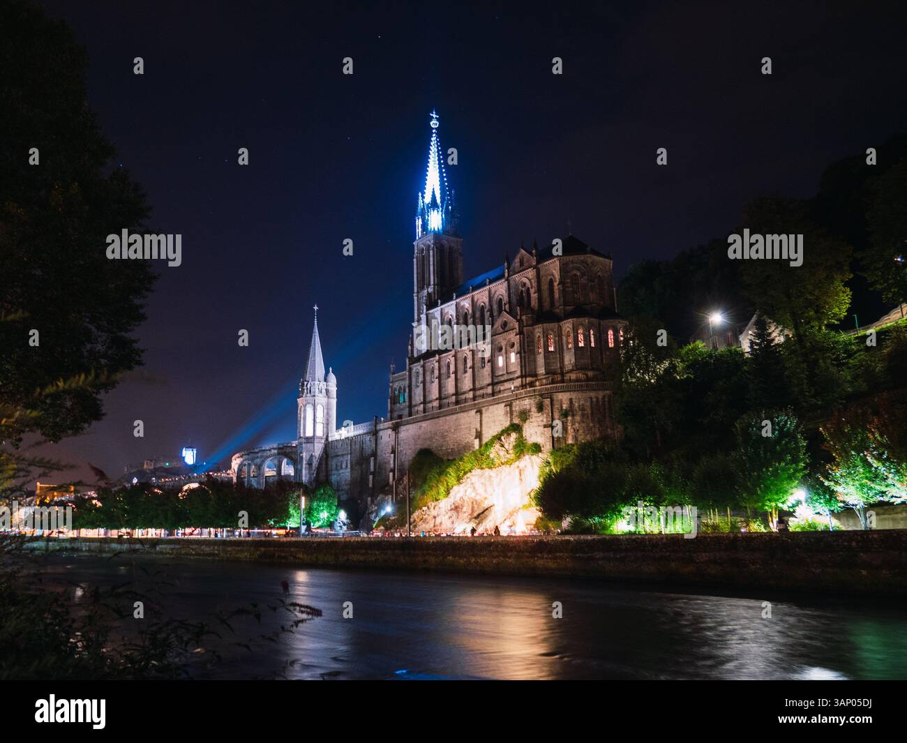 Catholic temple facade night hi-res stock photography and images - Alamy