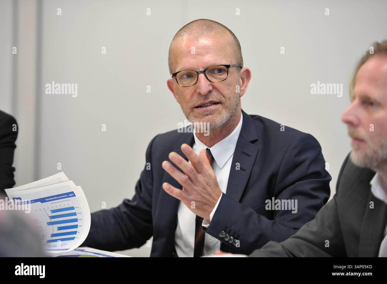 Stadt und AGB Frankfurt Holding bauen neuen Fernbus-Bahnhof am ...