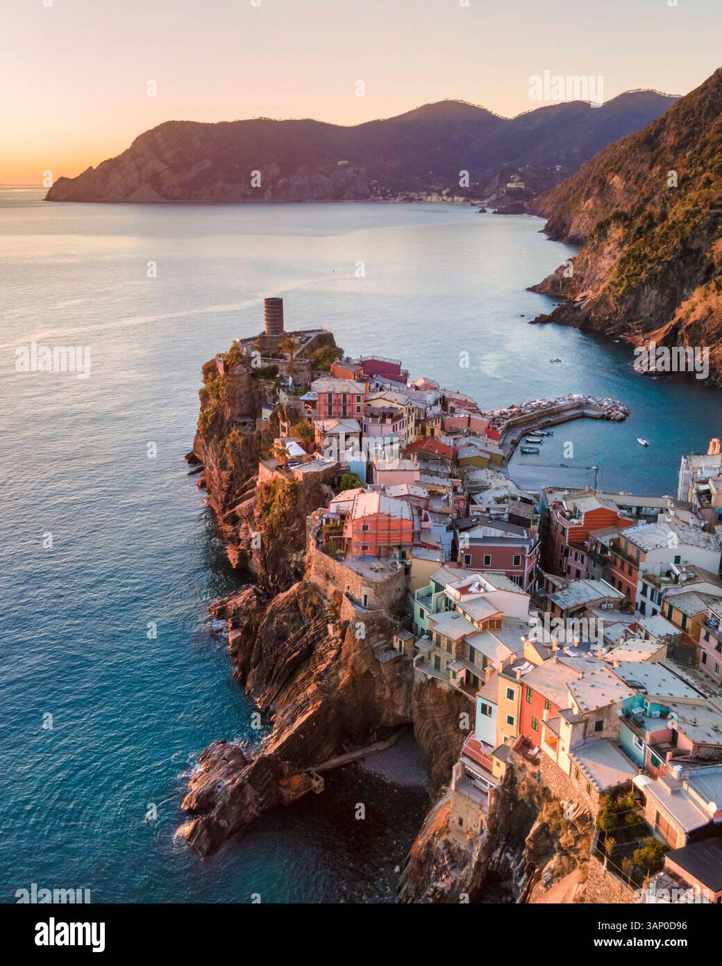 Aerial view of Vernazza old town along the coast, Cinque Terre, Liguria ...