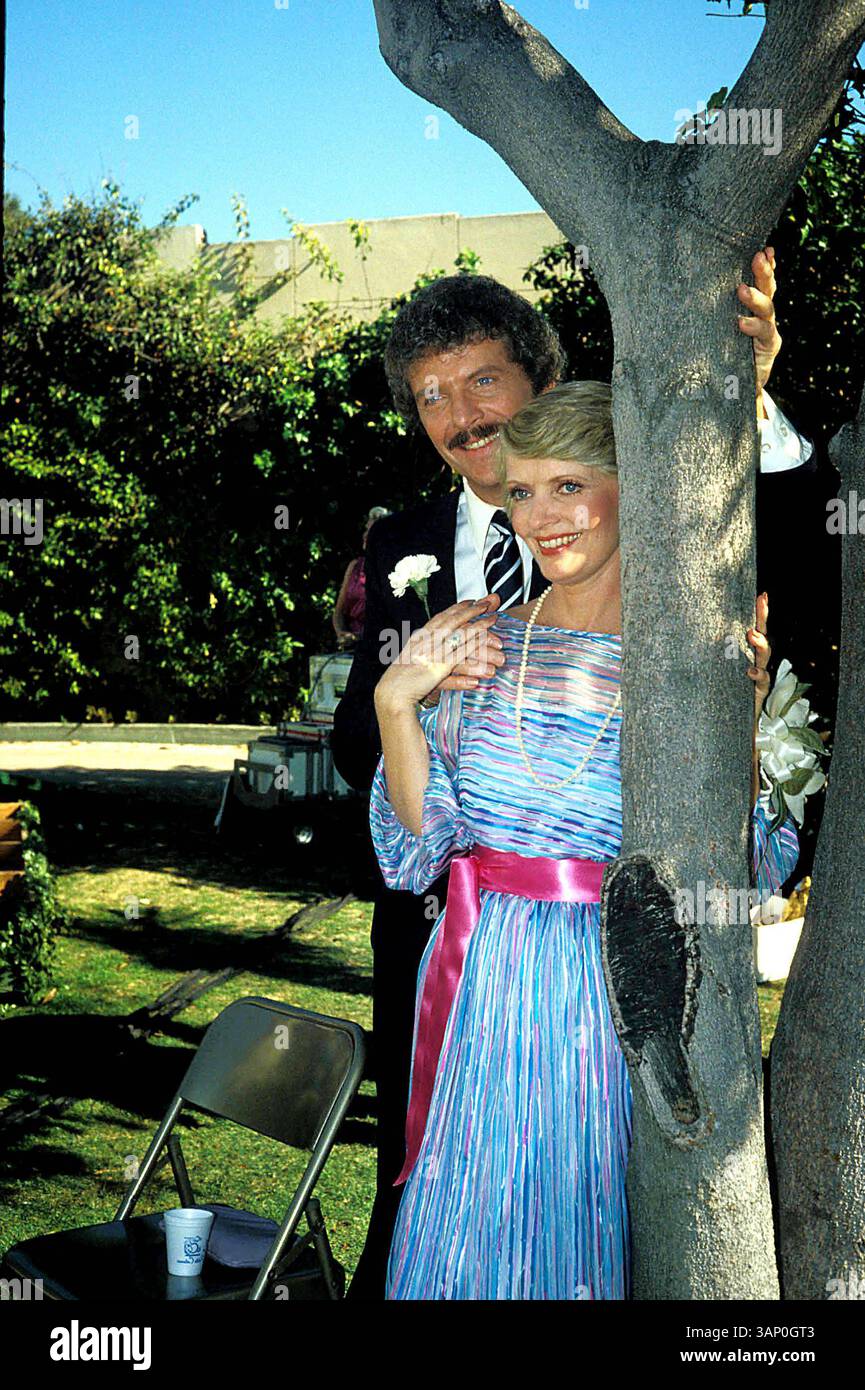 Mar. 25, 2005 - FLORENCE HENDERSON AND ROBERT REED. COLELLA-(Credit ...