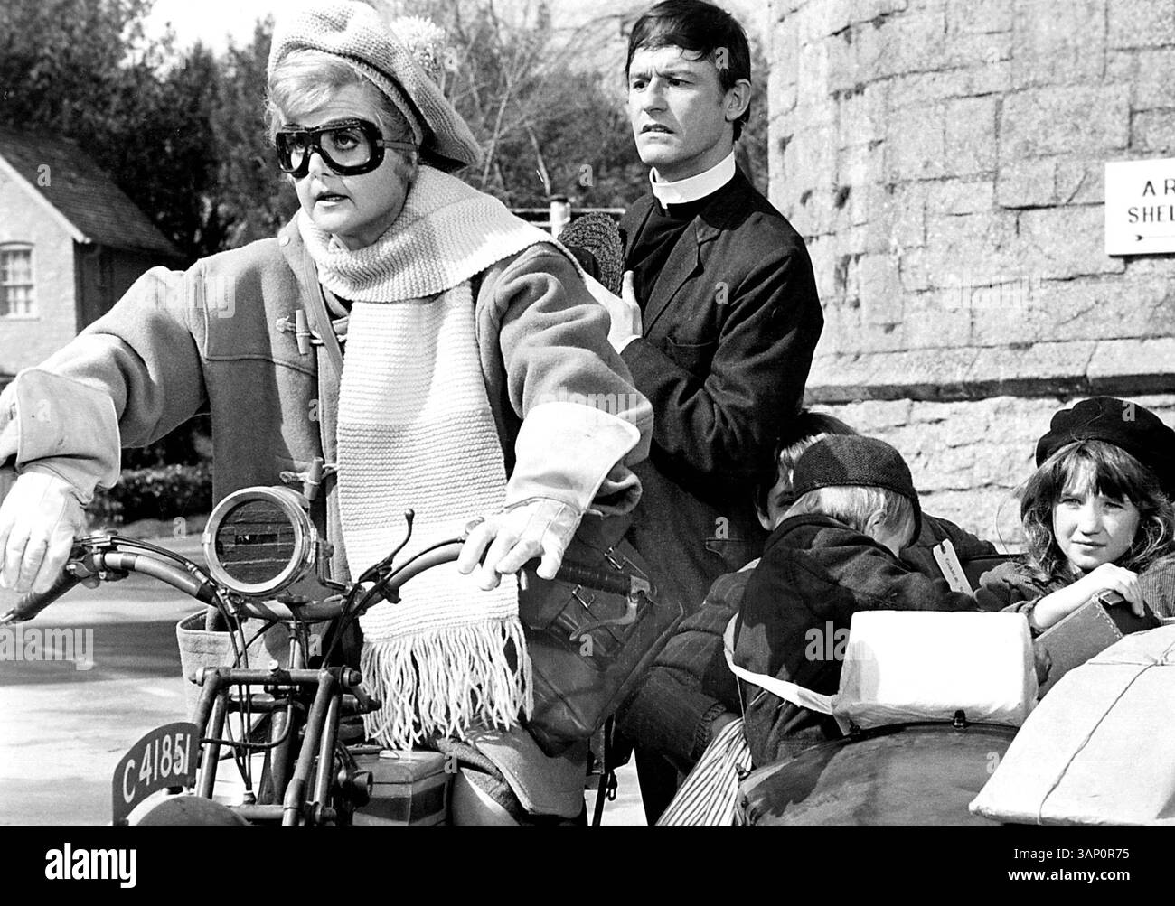 Mar. 25, 2005 - ''BEDKNOBS AND BROOMSTICKS''.ANGELA LANSBURY, RODDY ...