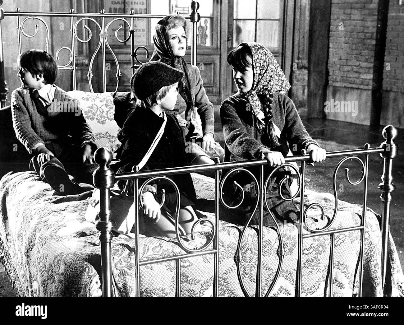Mar. 25, 2005 - ''BEDKNOBS AND BROOMSTICKS''.ANGELA LANSBURY, RODDY ...