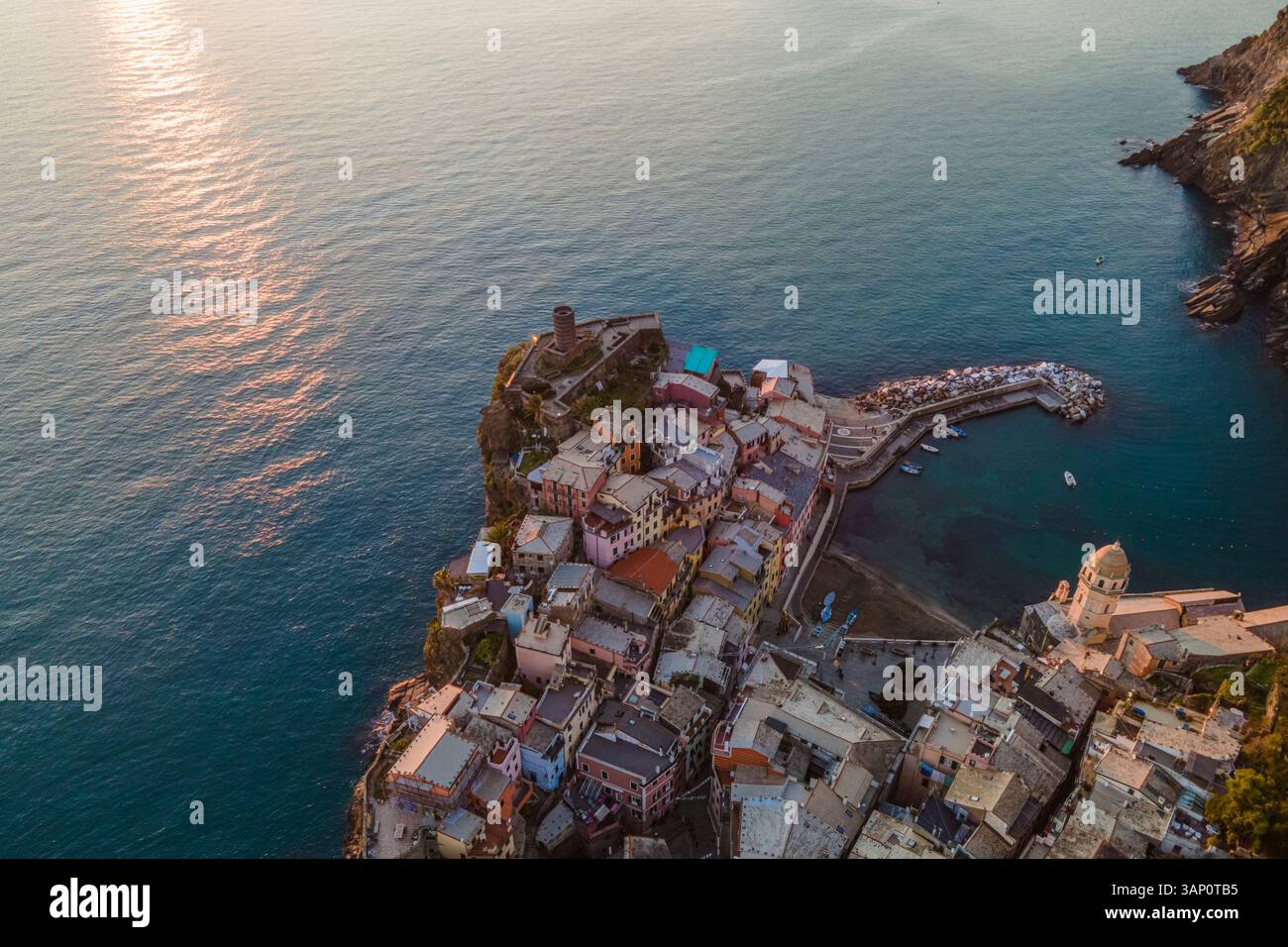 Aerial view of Vernazza old town along the coast, Cinque Terre, Liguria ...