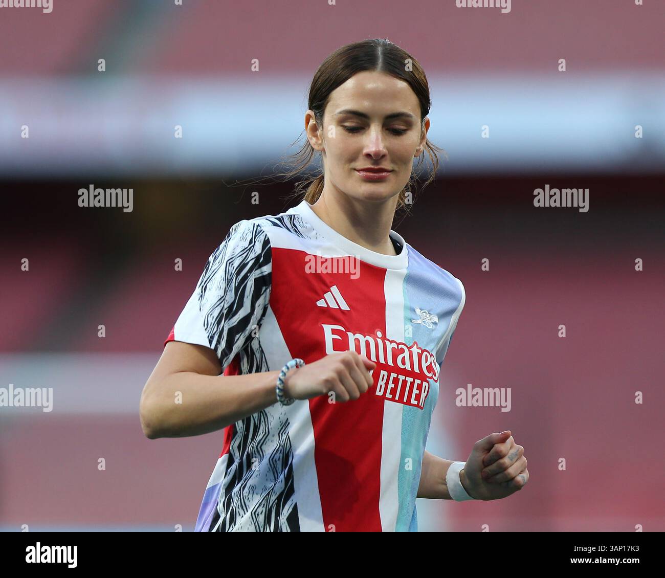 North London, England, April 15 2025: Emily Fox (2 Arsenal) warms up ...