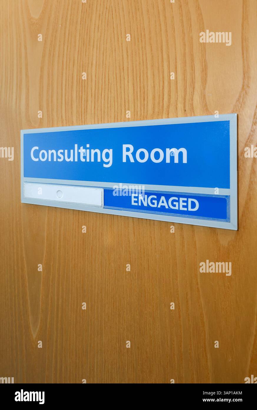 Uk doctors hi-res stock photography and images - Alamy