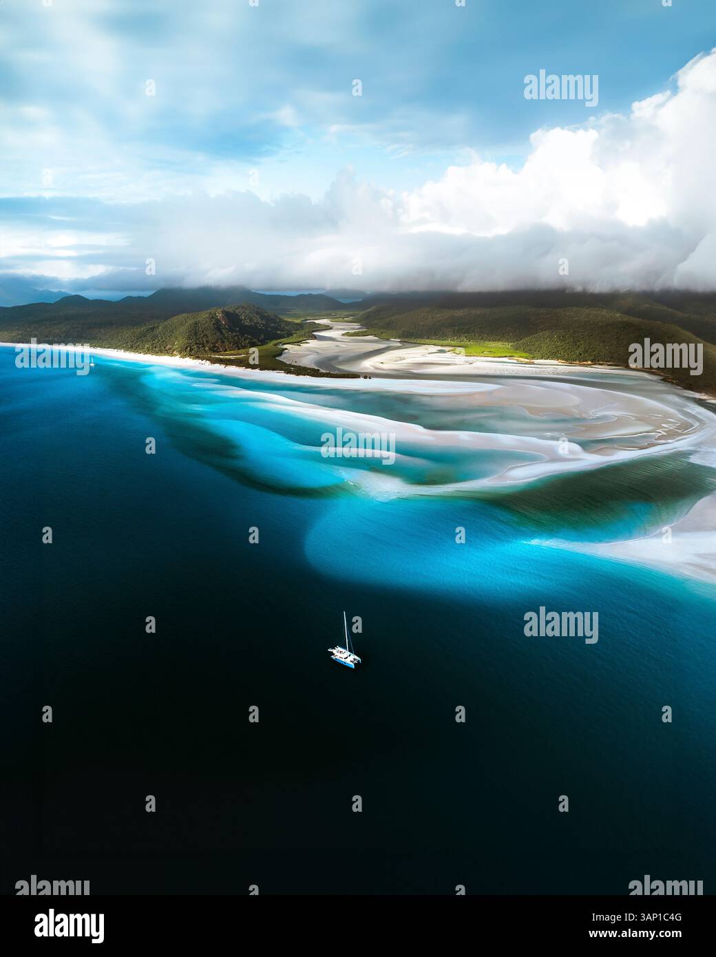 Whitehaven beach aerial view turquoise hi-res stock photography and ...