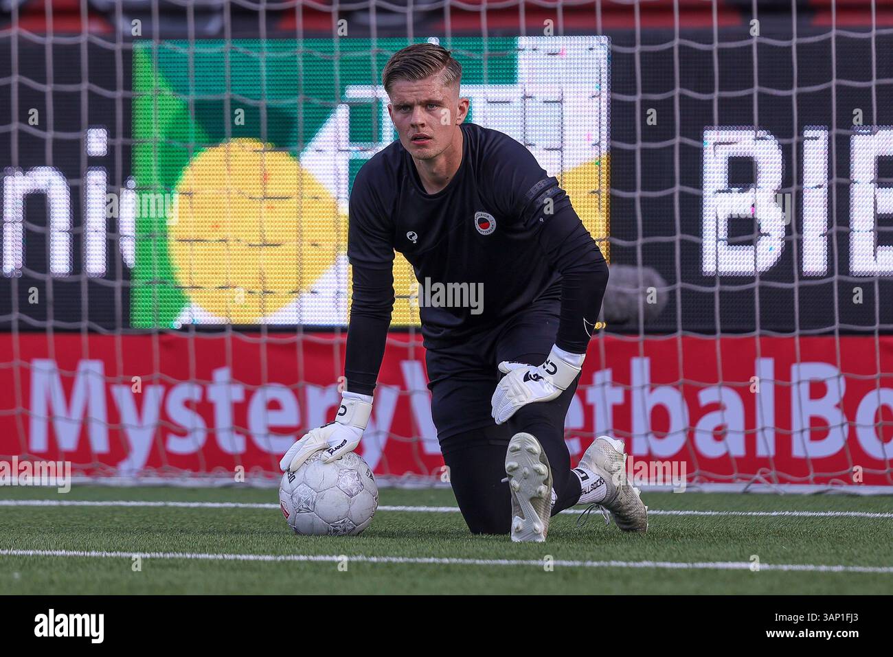 Rotterdam - Goalkeeper Calvin Raatsie of Excelsior Rotterdam during the ...