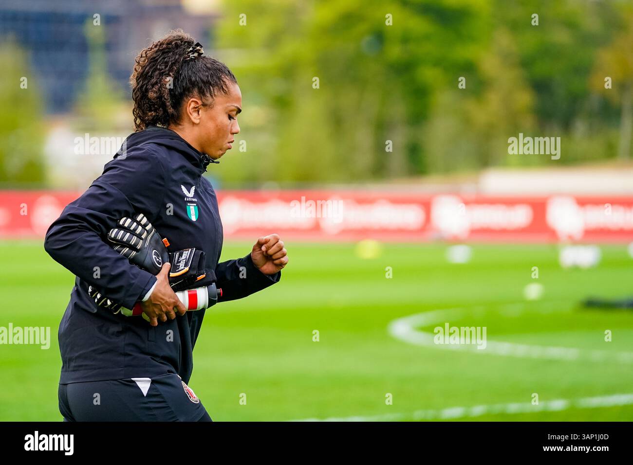 Rotterdam - Goalkeeper Jacintha Weimar of Feyenoord V1 during the sem ...
