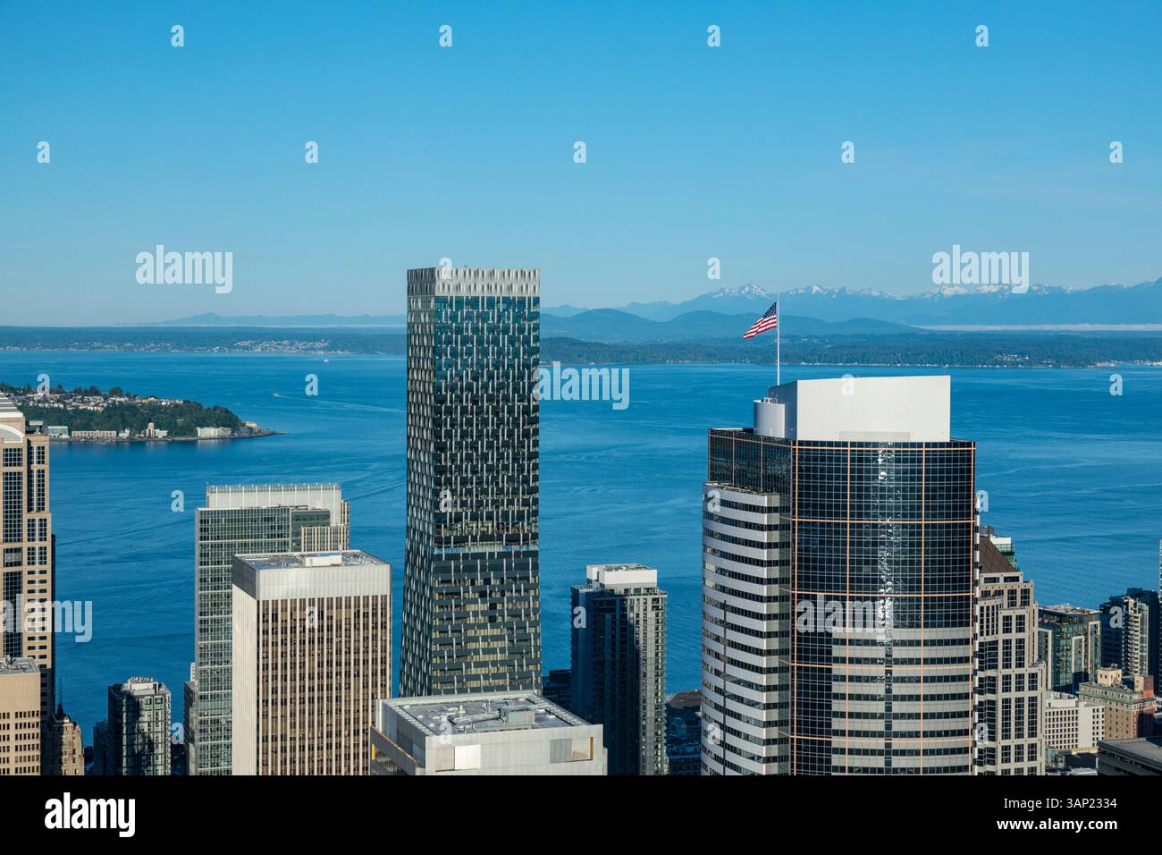 Aerial view of the beautiful skyline of Seattle with modern highrises ...