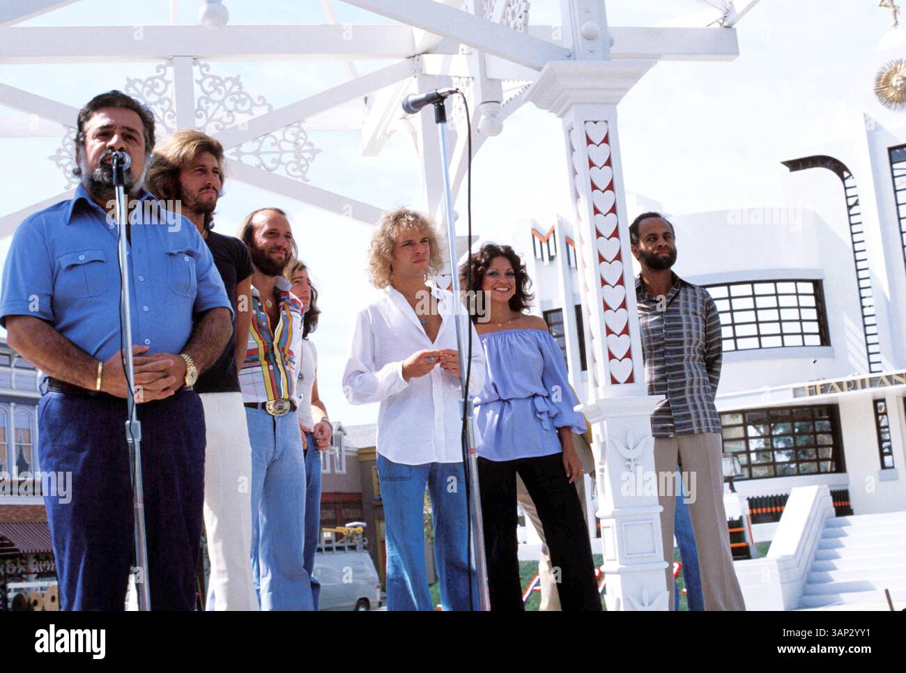 July 15, 2005 - G5057.1977.PETER FRAMPTON AND THE BEE GEES. PHOTOS ...