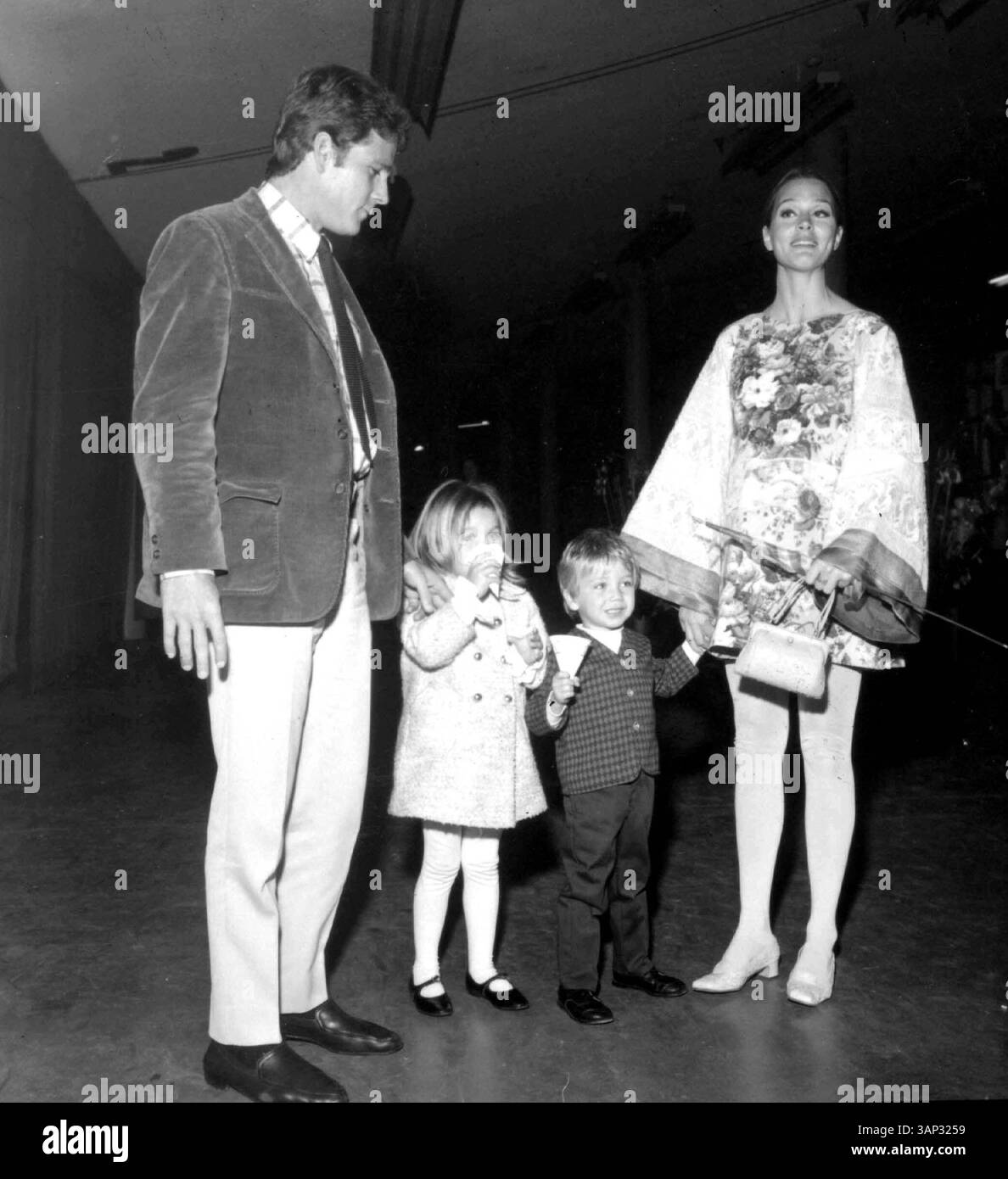 March 27, 1968 - Ryan O'Neal, wife actress Leigh Taylor-Young and kids ...