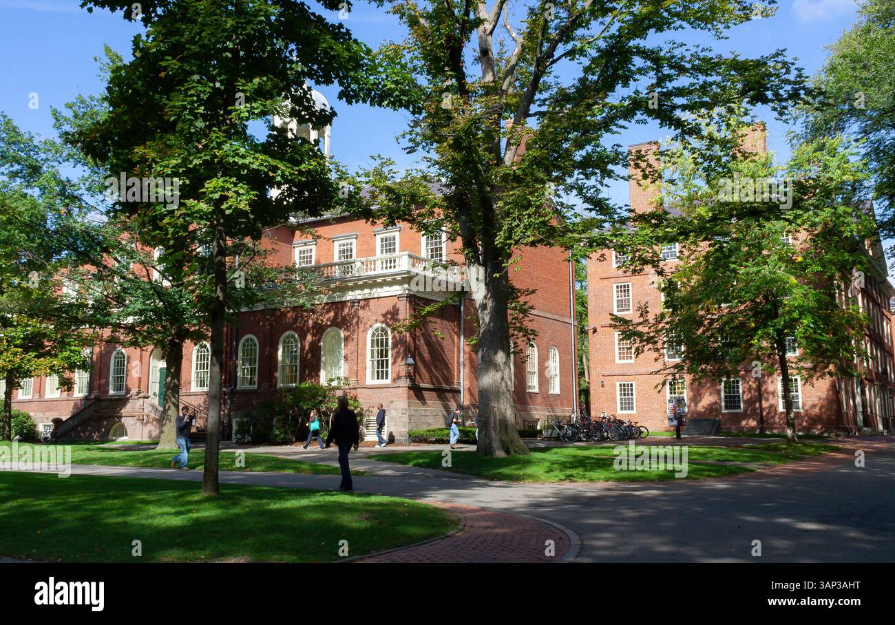 Cambridge, Massachusetts, USA Harvard Yard Harvard University campus ...