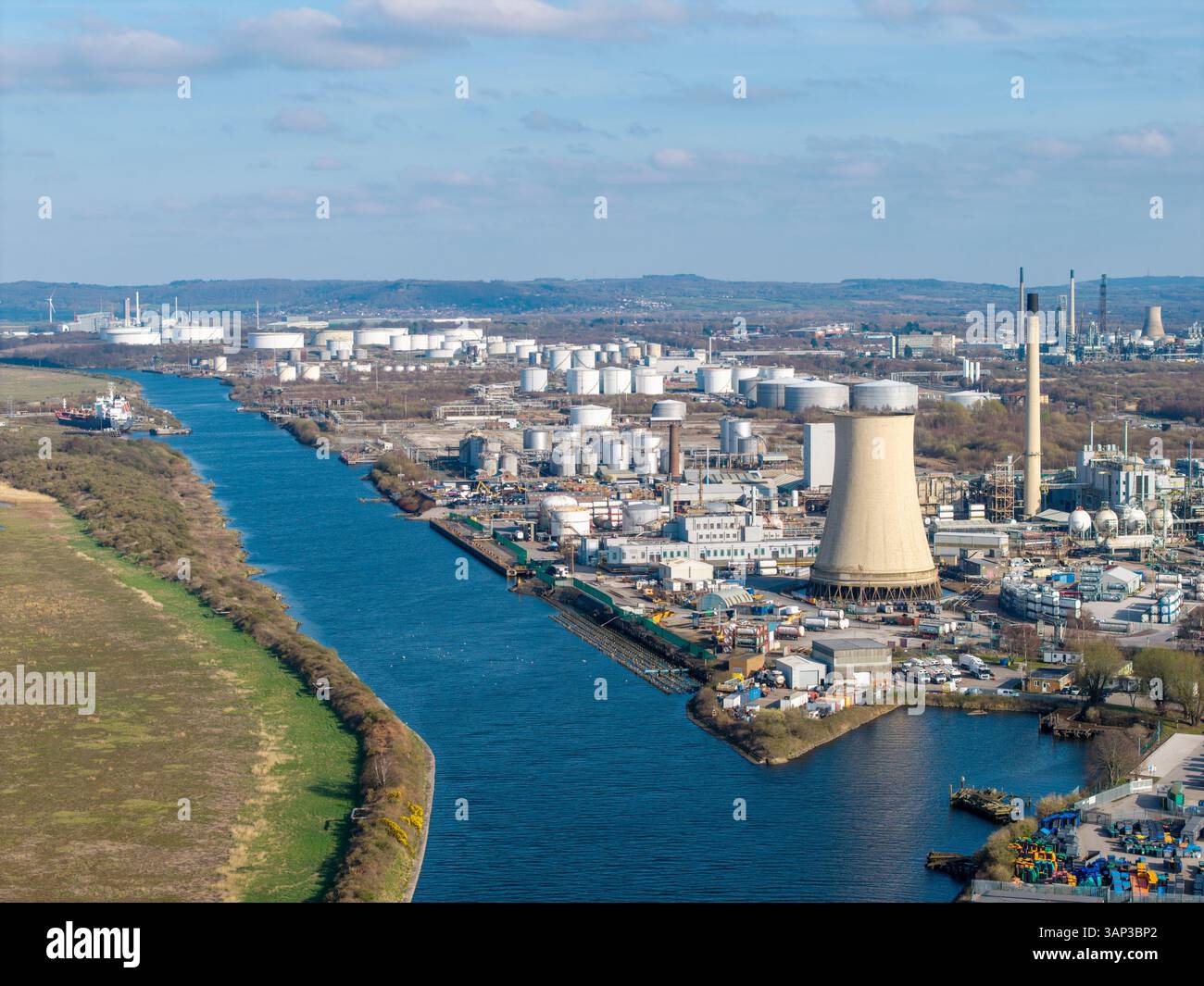 Stanlow point hi-res stock photography and images - Alamy