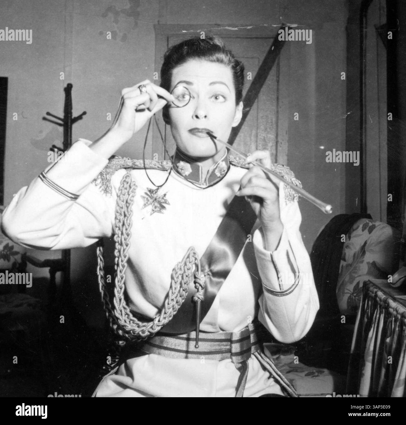Yvonne decarlo hi-res stock photography and images - Alamy