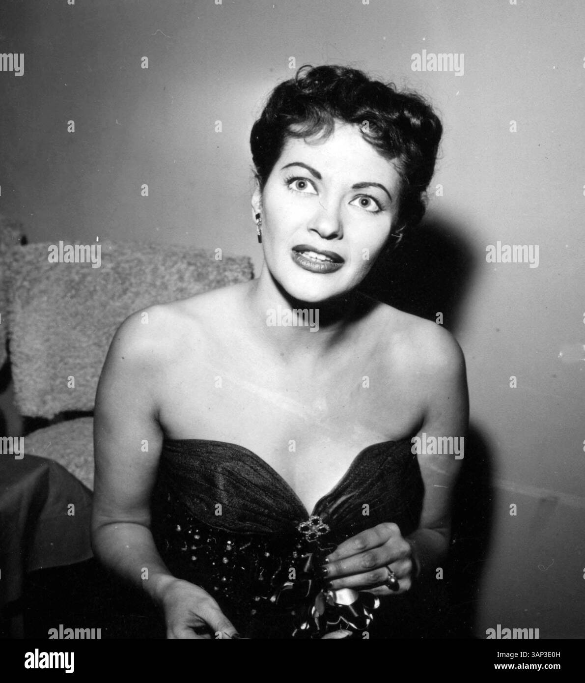Yvonne decarlo hi-res stock photography and images - Alamy