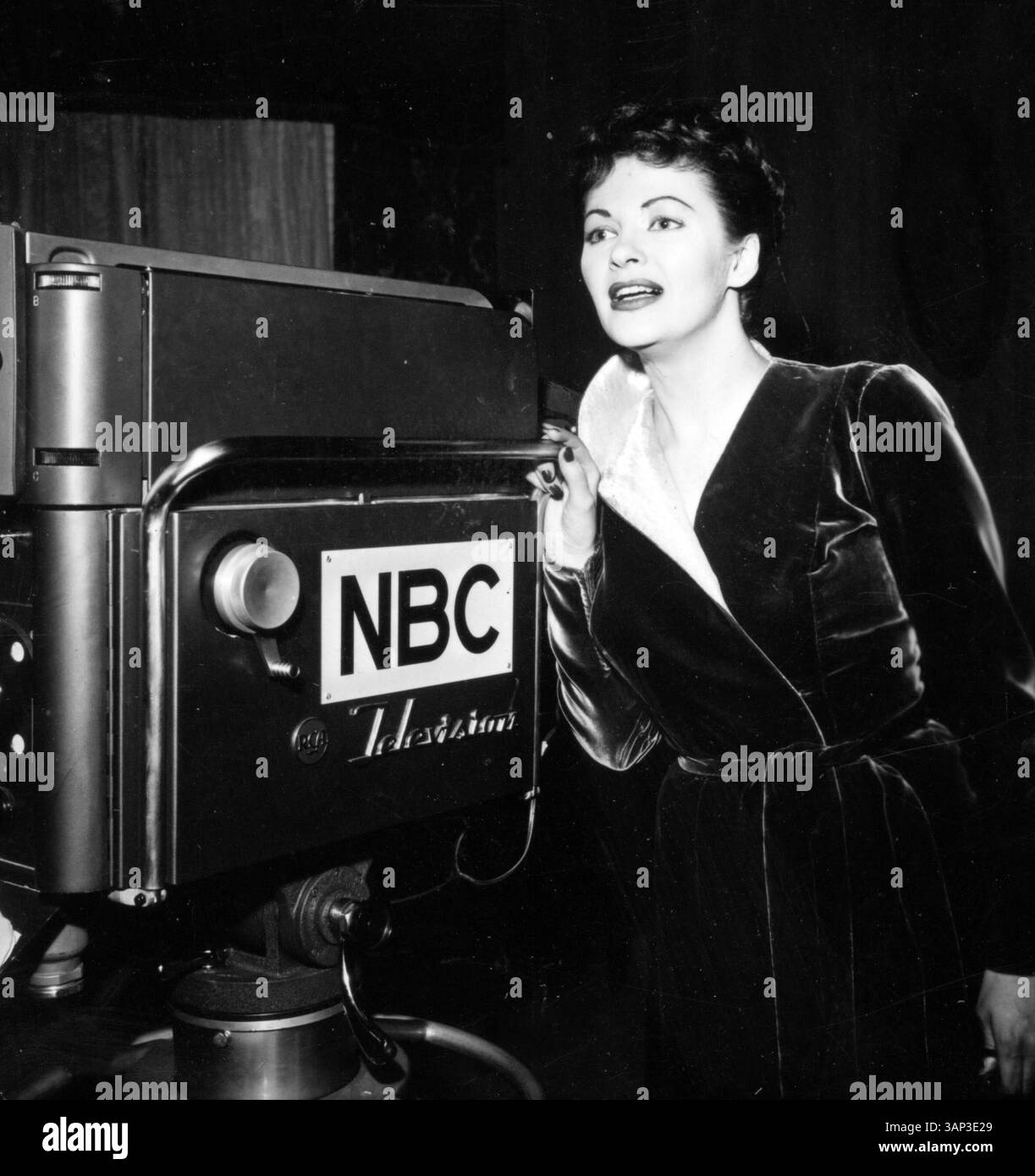 Yvonne decarlo hi-res stock photography and images - Alamy