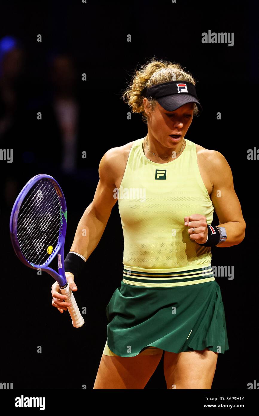 im Bild Laura Siegemund GER [WC] Jule Niemeier GER vs [WC] Laura Siegemund GER GER, Porsche ...