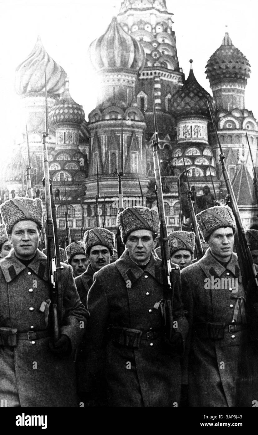 1917 october revolution anniversary Black and White Stock Photos ...