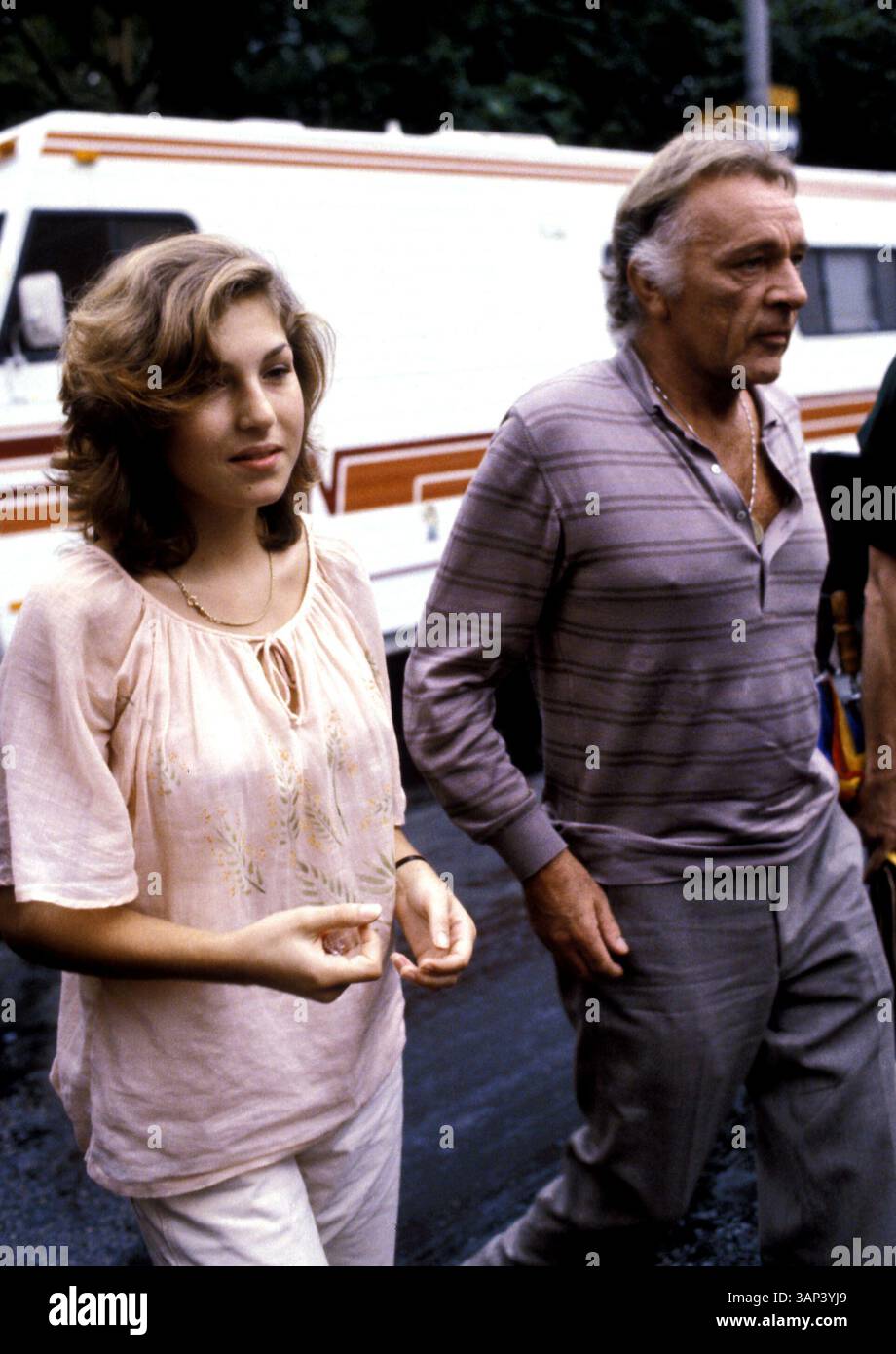1981 TATUM O'NEAL and RICHARD BURTON on the set of 'Circle of Two ...