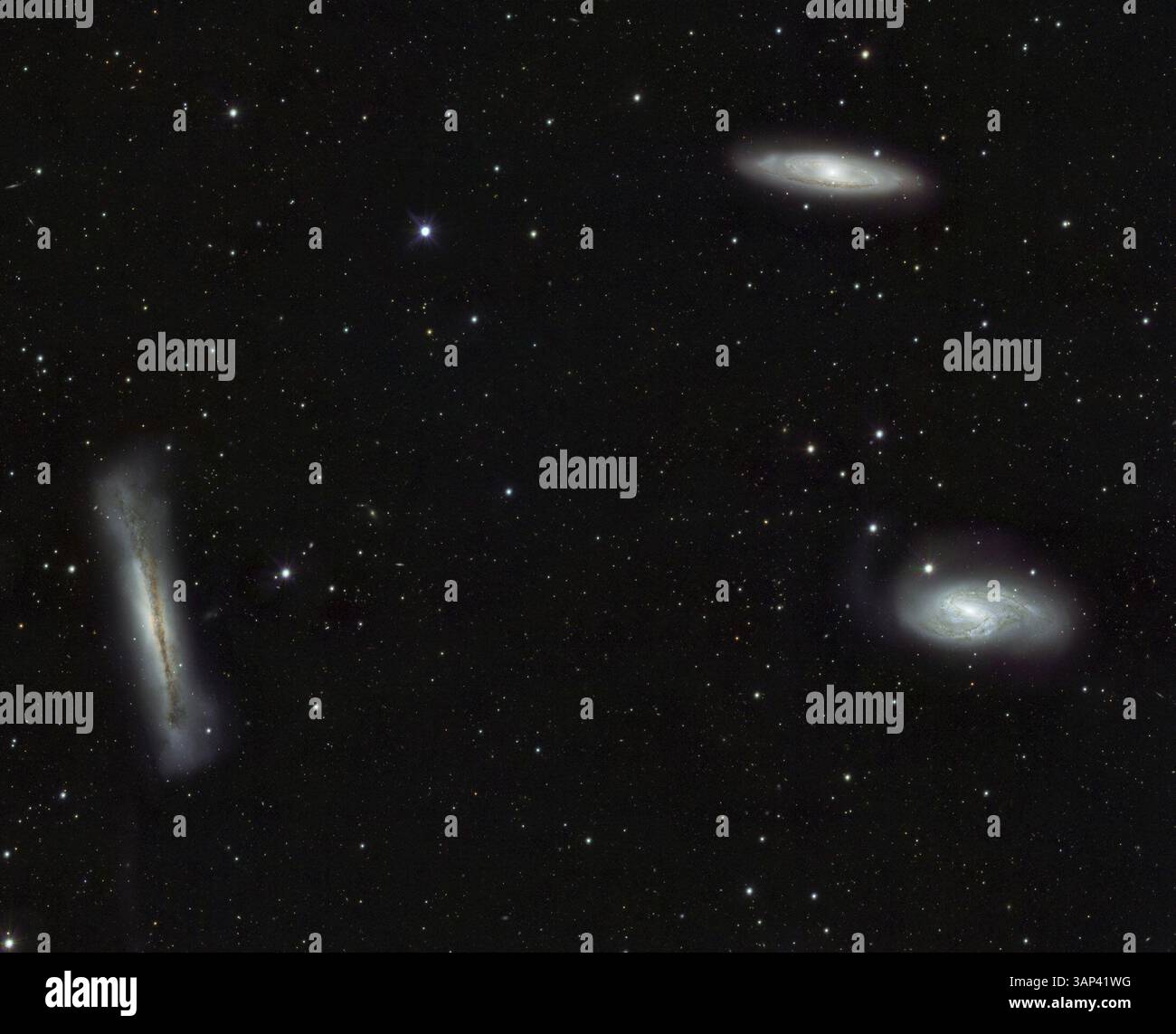 July 28, 2011 - Leo Constellation - Triplet of bright galaxies in the ...